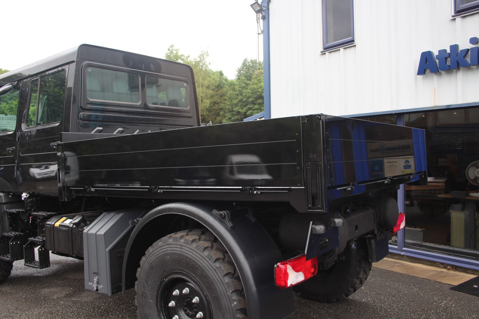 NEW DOKA UNIMOG BODY | Atkinson Vos