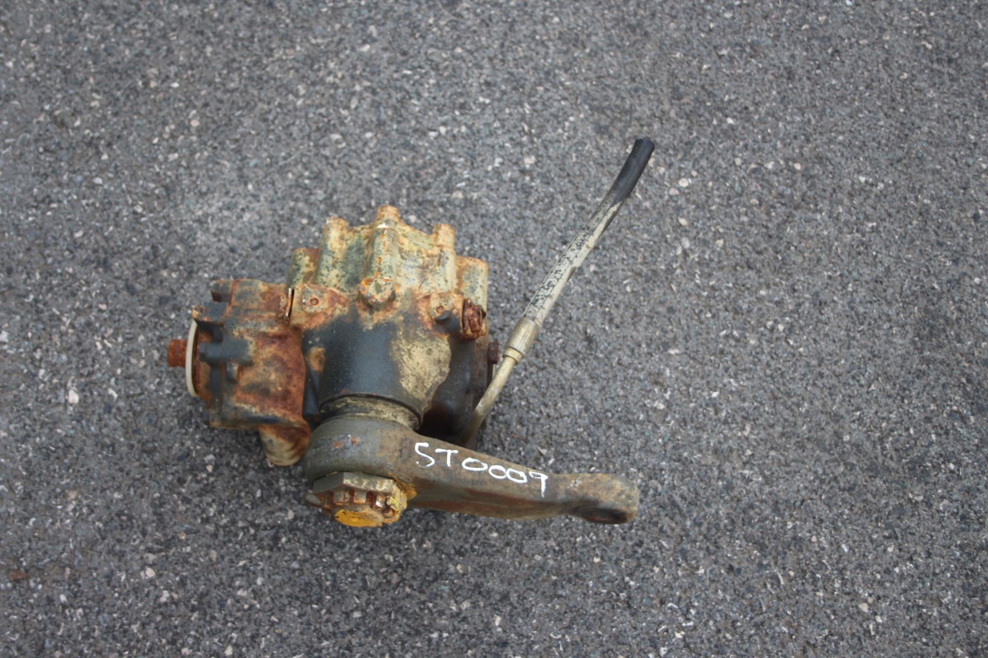 USED EX-MILITARY LS3 STEERING BOX | Atkinson Vos