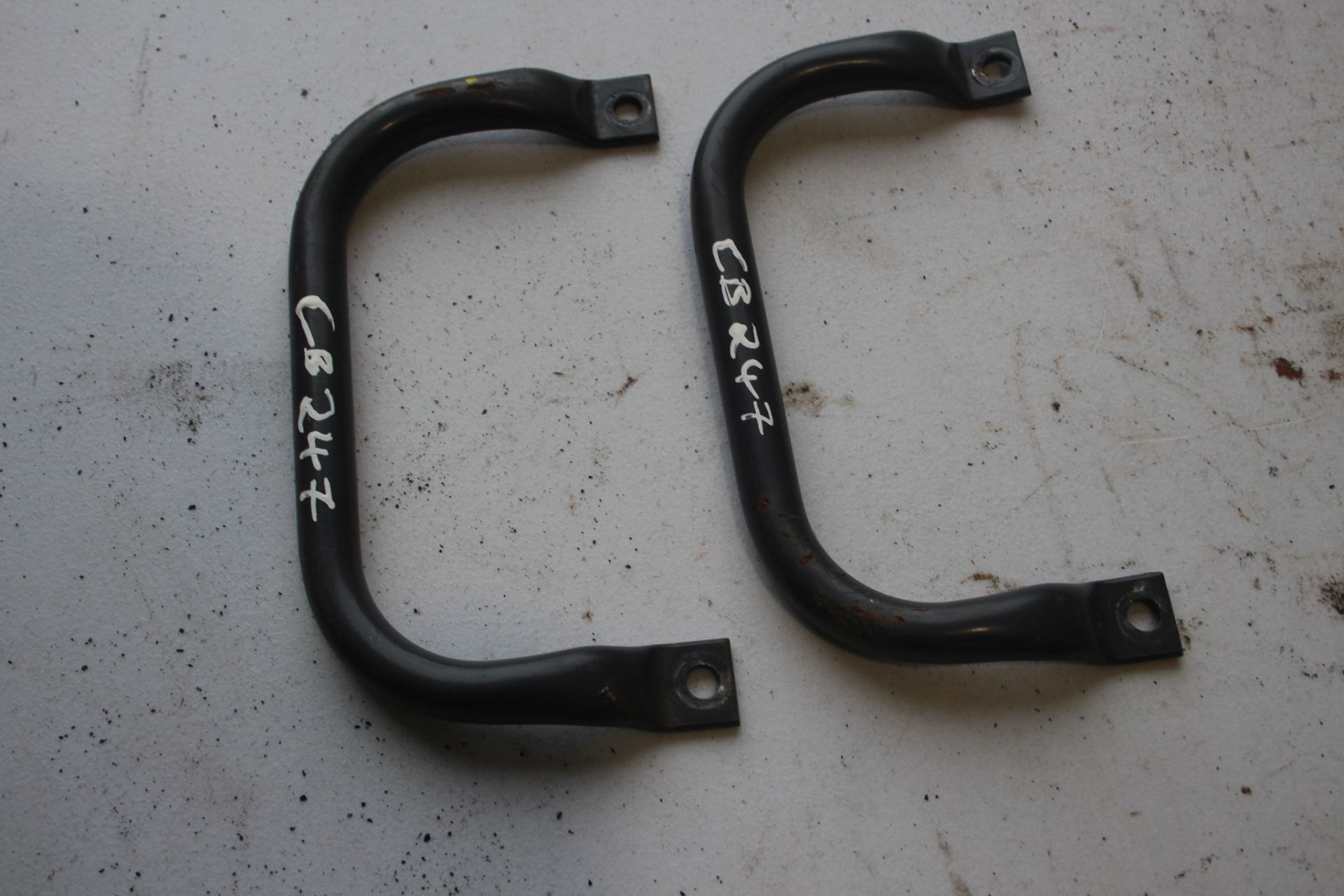 USED CAB GRAB HANDLES SBU UHN MODELS | Atkinson Vos