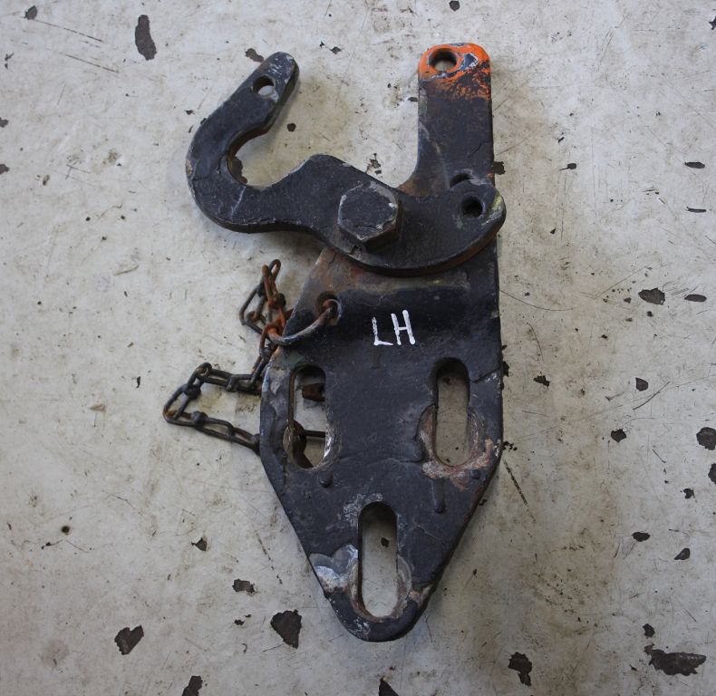 CAB TILT BRACKETS U2100-2450 | Atkinson Vos